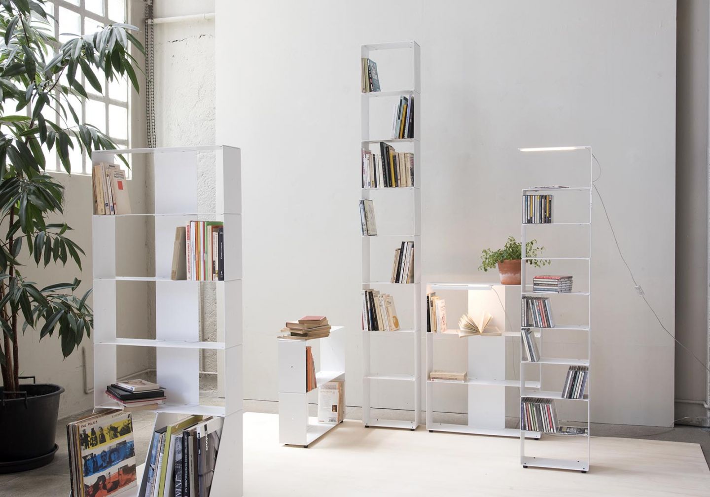 Narrow Bookcase W30 H100 D15 cm - 4 shelves