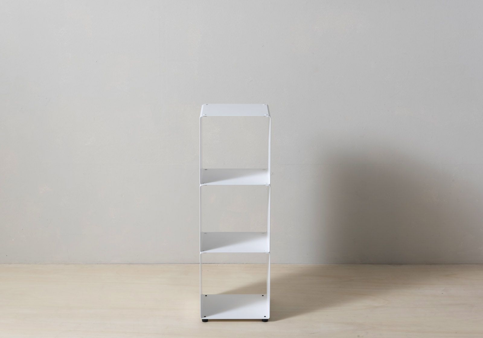 Buy Cube shelf - Steel column storage - 3 shelves